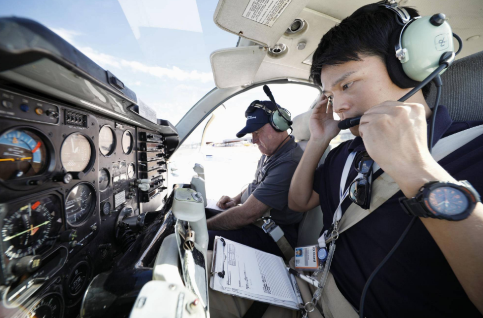 Flight Lessons in Los Angeles | Best Private Pilot Training 2022